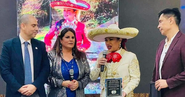 CECILIA FLORES: ELEGIDA COMO LA ARTISTA DEL AÑO – PRENSA ATLANTA GLOBAL